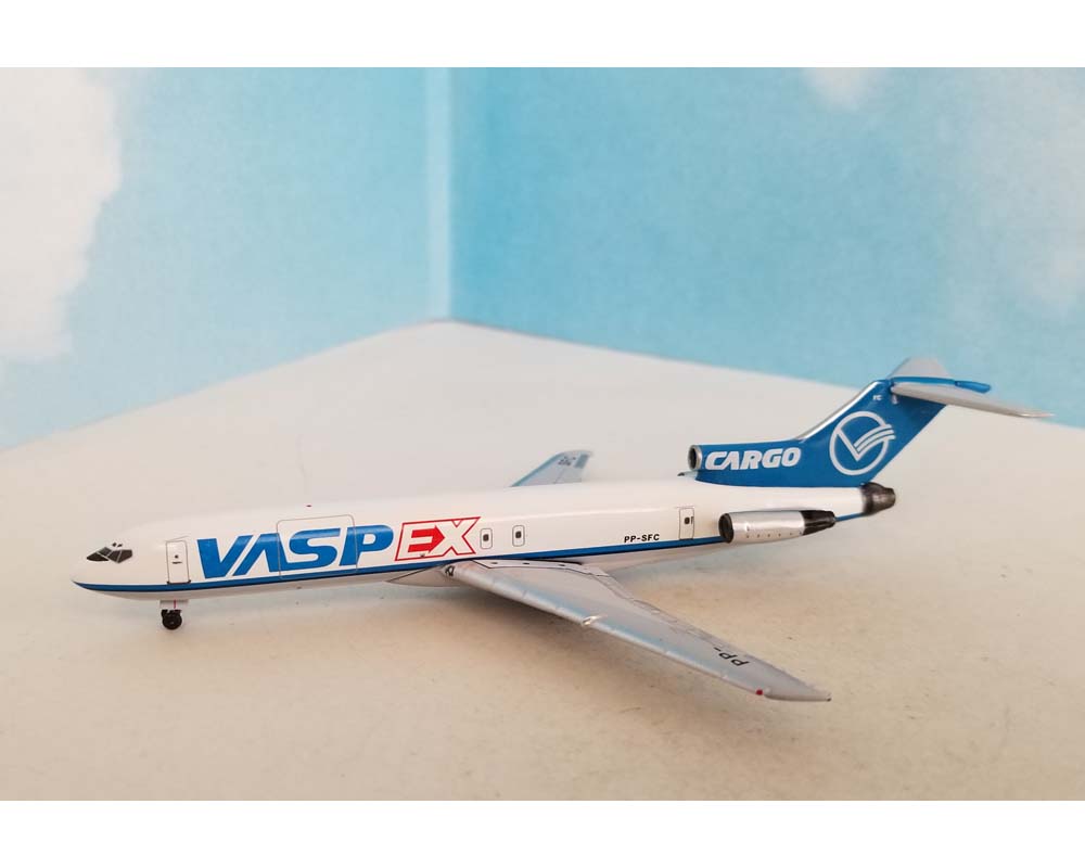 VASP EX Boeing B727-200 PP-SFC 1:400 Scale (1 per customer ...