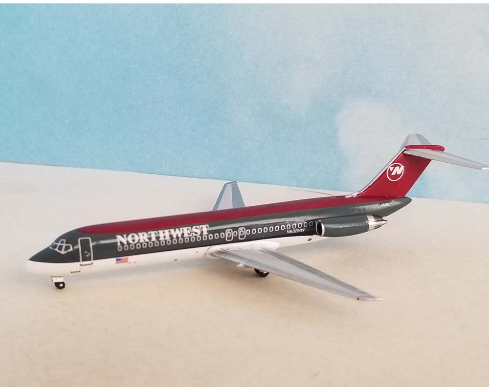 Northwest (1 per customer) DC-9-32 N608NW 1:400 Scale Aeroclassics AC411324: AeroClassicsDirect