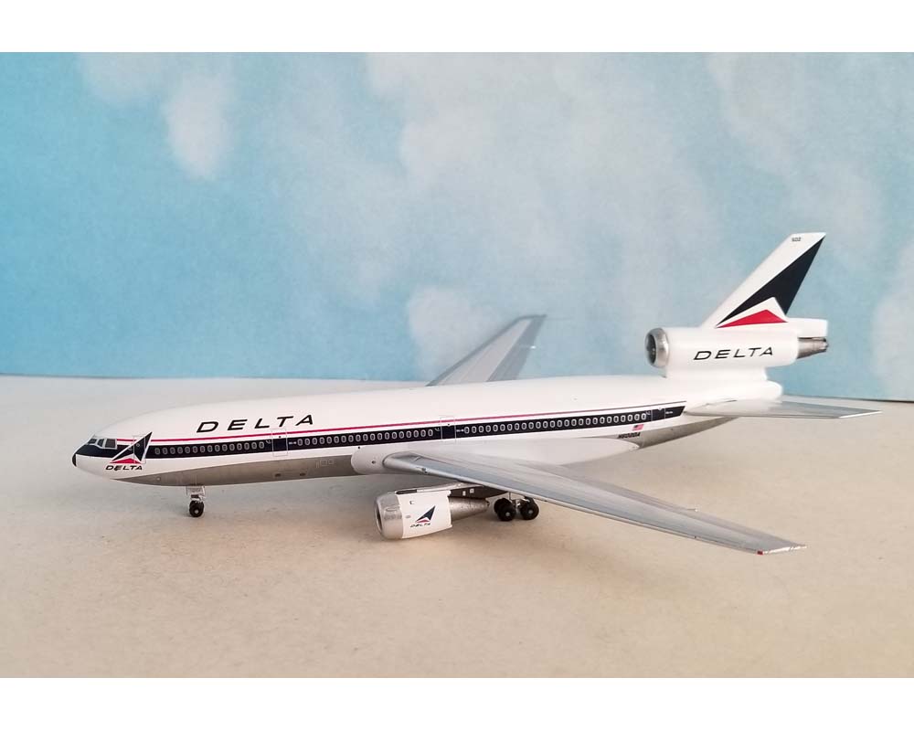Delta DC-10-10 N602DA 1:400 Scale Bluebox BBX41651: AeroClassicsDirect
