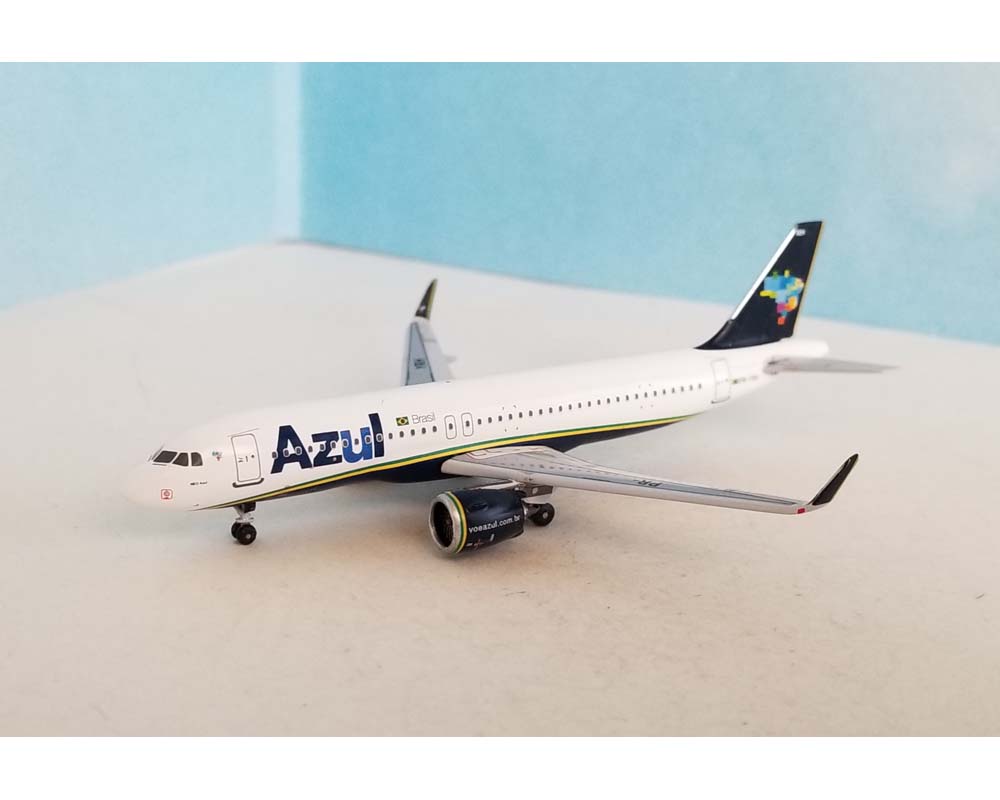 AEROCLASSICS AZUL A320Neo PR-YRH 1:400 Scale AC419873: AeroClassicsDirect