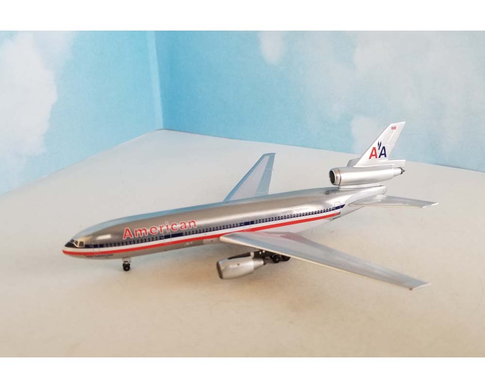 AMERICAN AIRLINES Douglas DC-10 N101AA 1:400 Scale BLUEBOX BBX41601 ...